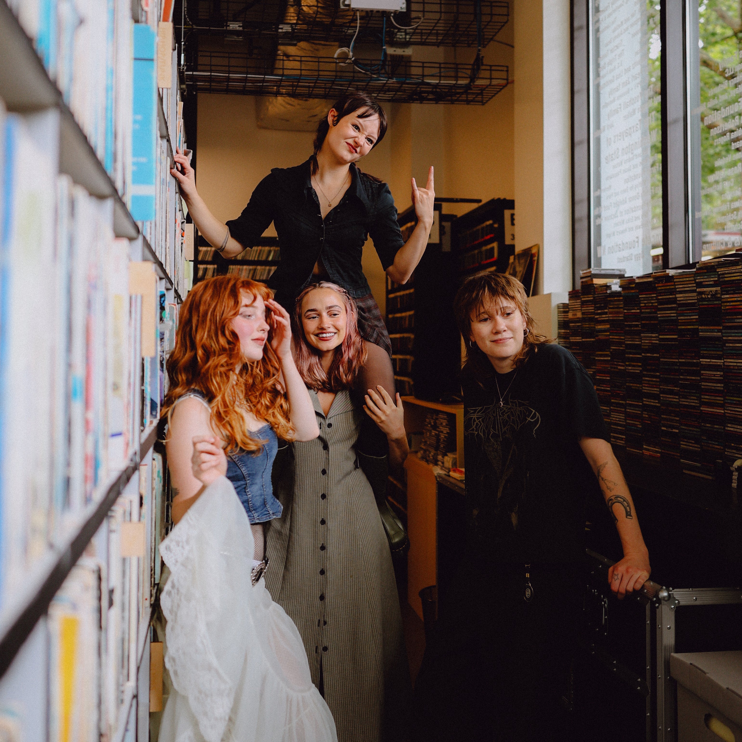 Die Spitz Perform Live On KEXP – Third Man Records – Official Store